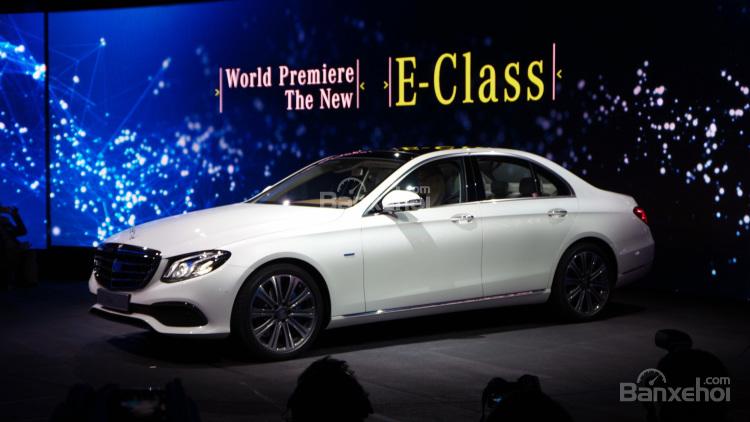 Mercedes-Benz E-Class 2017 chính thức ra mắt tại Detroit