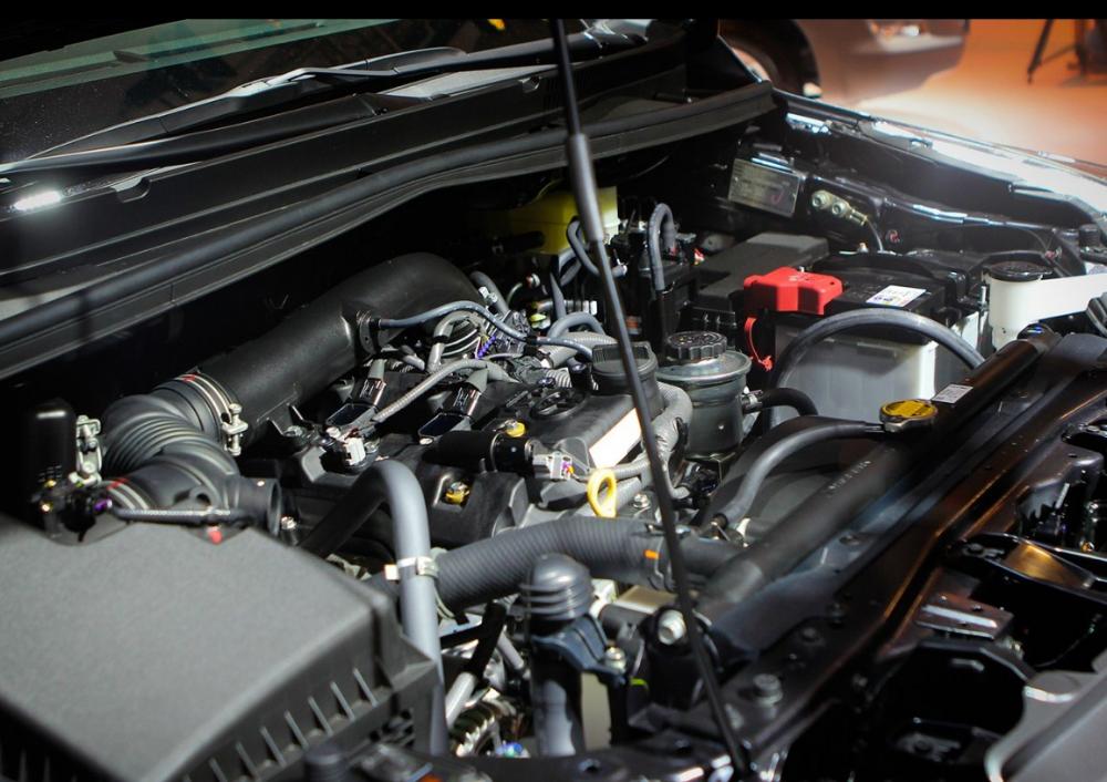 So sánh trực quan Toyota Innova 2.0V 2016 mới và thế hệ trước