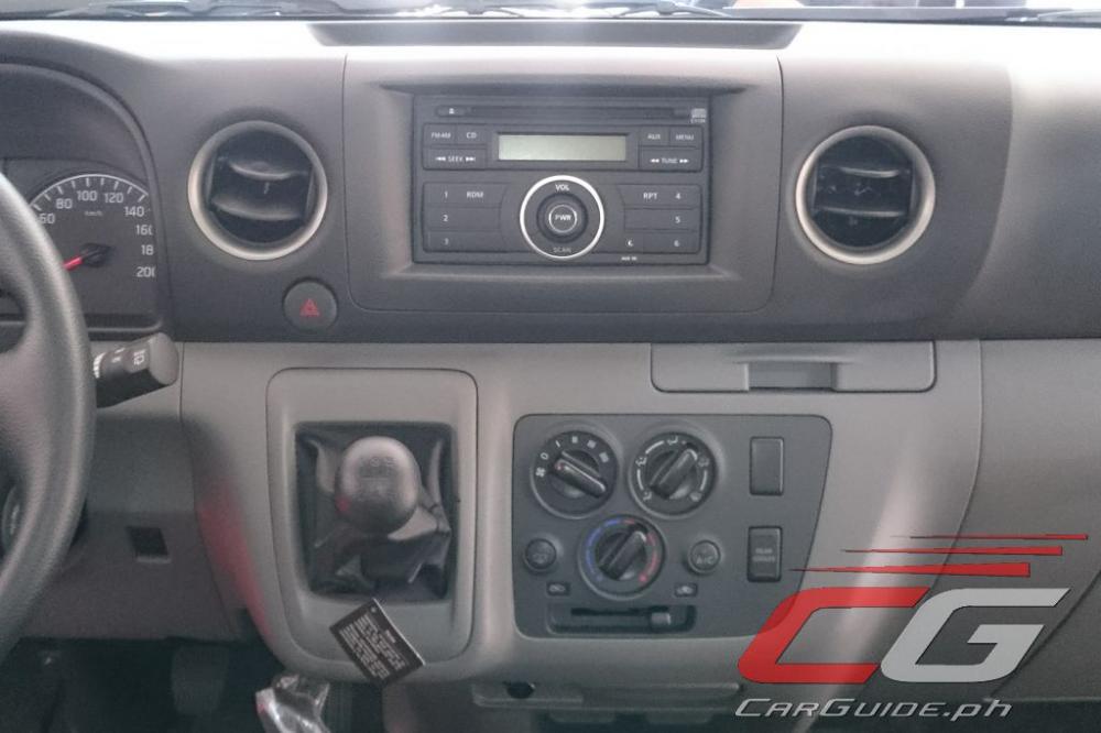 Nissan Urvan Premium 2017 - Đối thủ của Toyota Hiace ra mắt Philippines