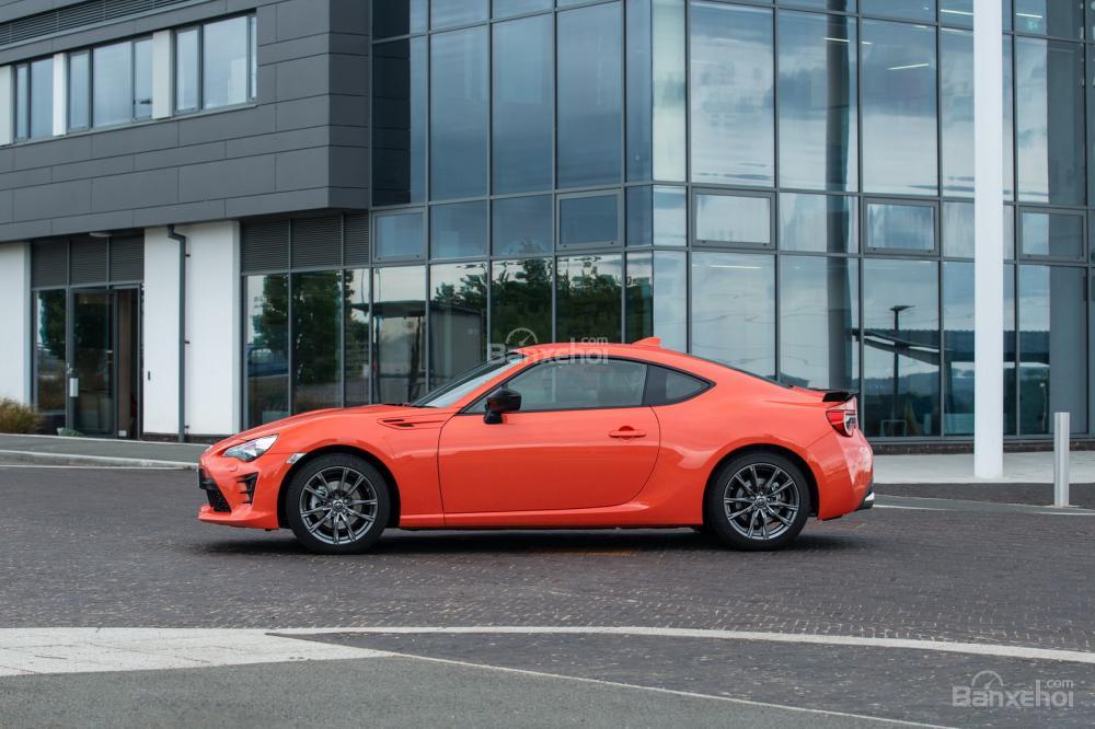 Toyota GT86 Orange Edition mở bán tại Anh từ 850 triệu đồng
