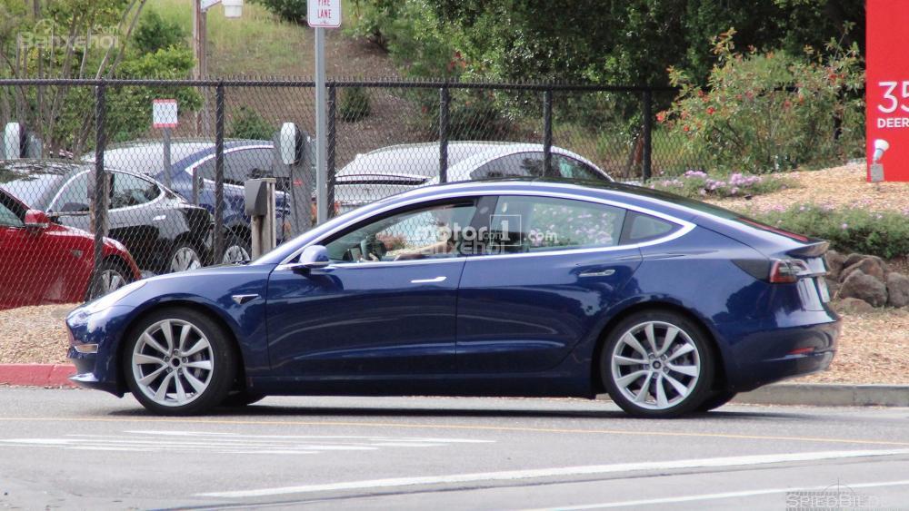 Tất tần tật về xe điện giá rẻ Tesla Model 3