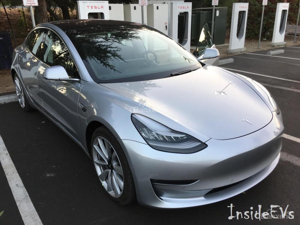Tesla Model 3 thiết lập kỷ lục mới về phạm vi hoạt động