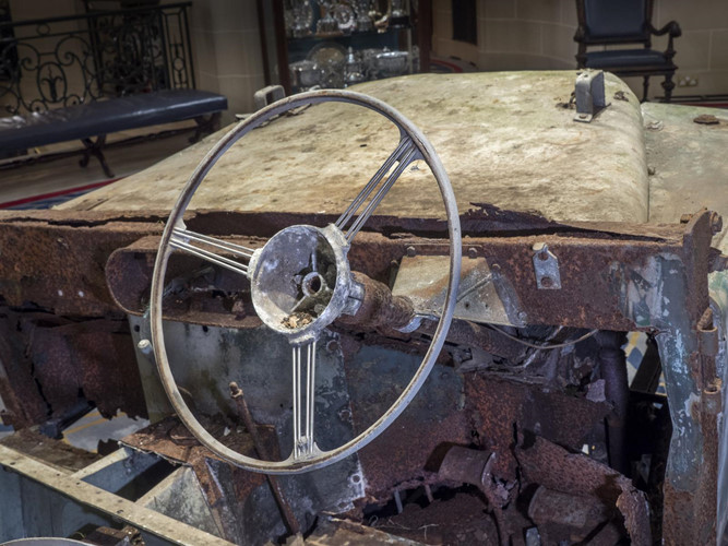 Diện kiến Land Rover JUE 477: Chiếc Land Rover xuất xưởng đầu tiên trên ...