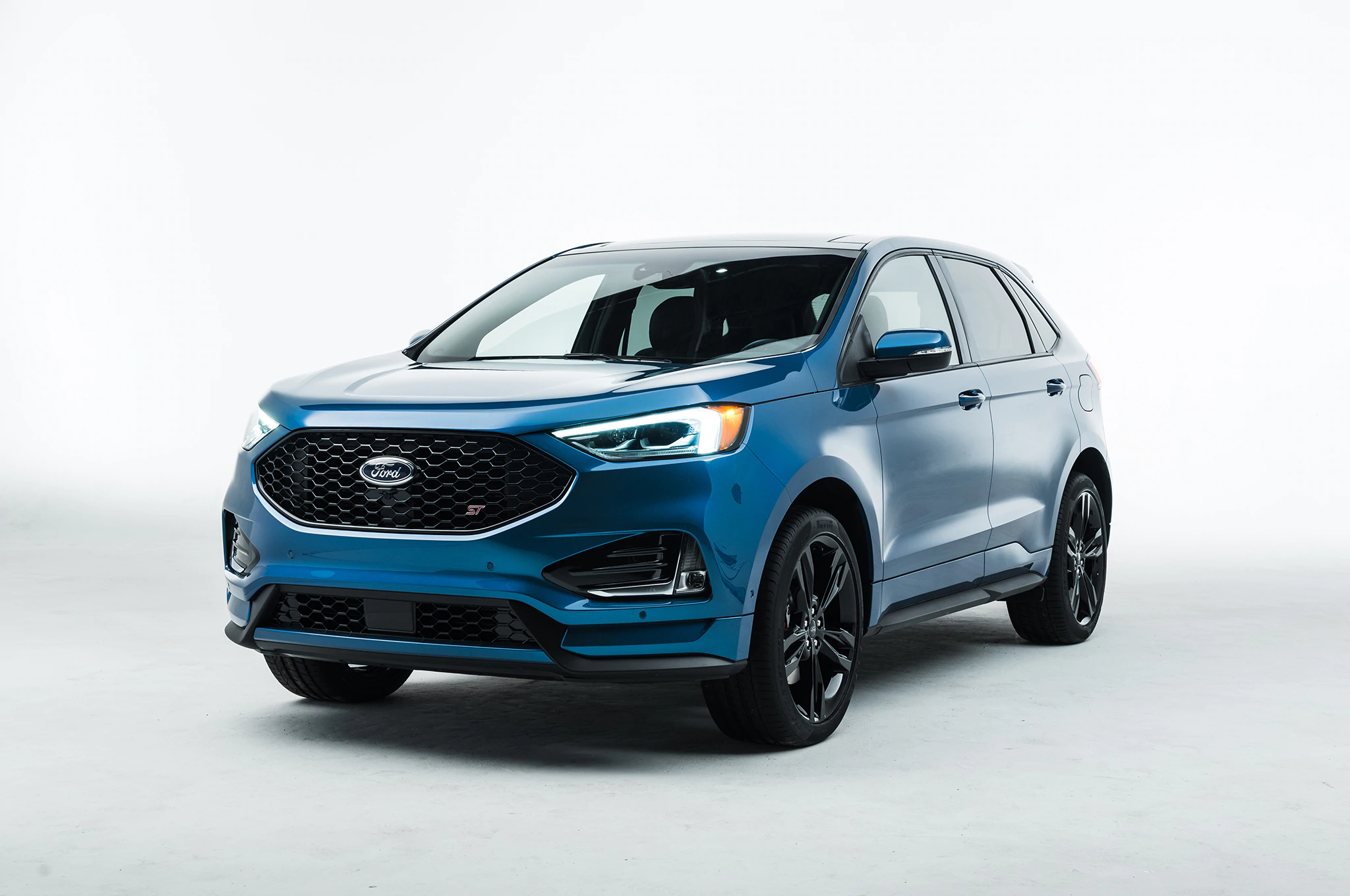 Ford Edge và Edge ST giới thiệu công nghệ AWD mới