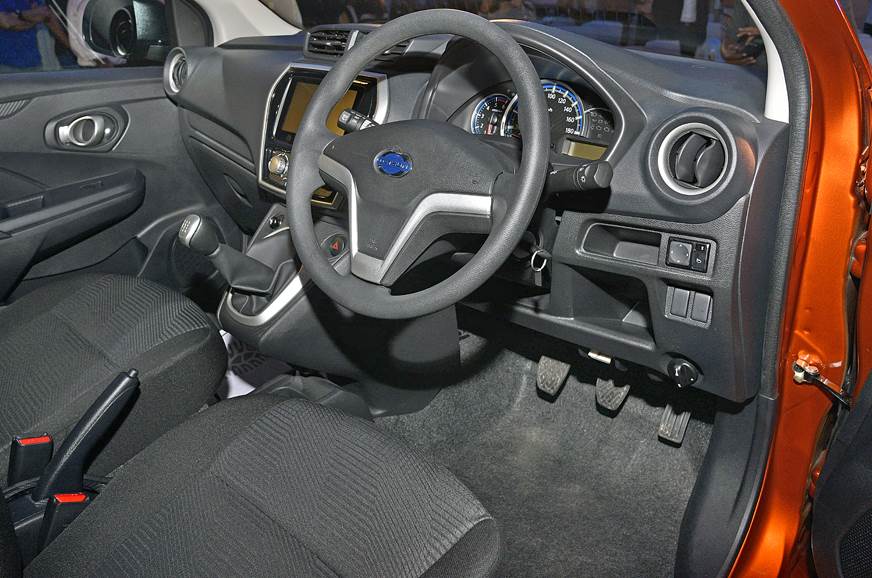 Xe Datsun giá chỉ từ 103 triệu đồng chính thức ra mắt