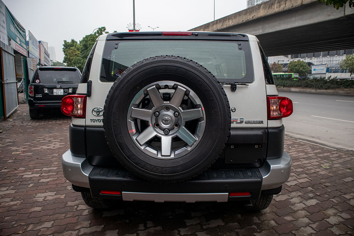 Toyota FJ Cruiser 2020 đầu tiên về Việt Nam có gì đặc biệt?