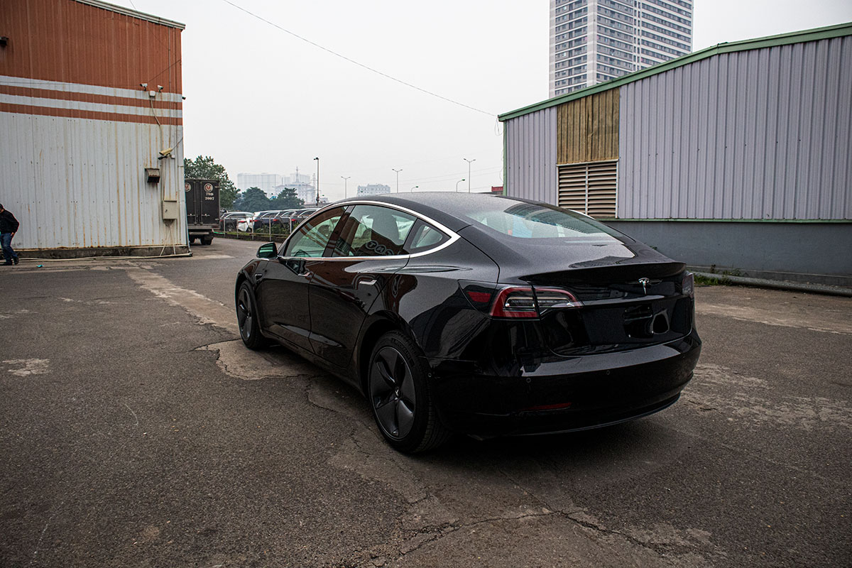 Ảnh chi tiết xe Tesla Model 3 vừa về Việt Nam