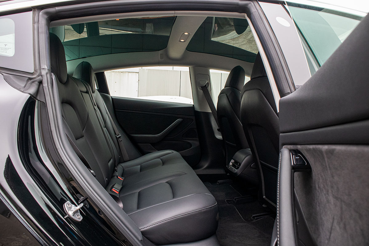 Ảnh chi tiết xe Tesla Model 3 vừa về Việt Nam