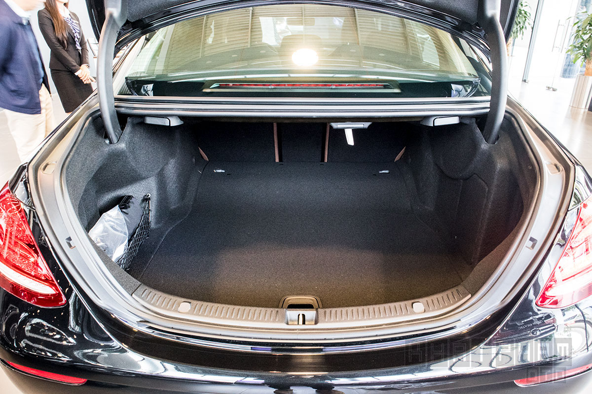 Đánh giá xe Mercedes-Benz E 200 Exclusive 2020 vừa ra mắt Việt Nam