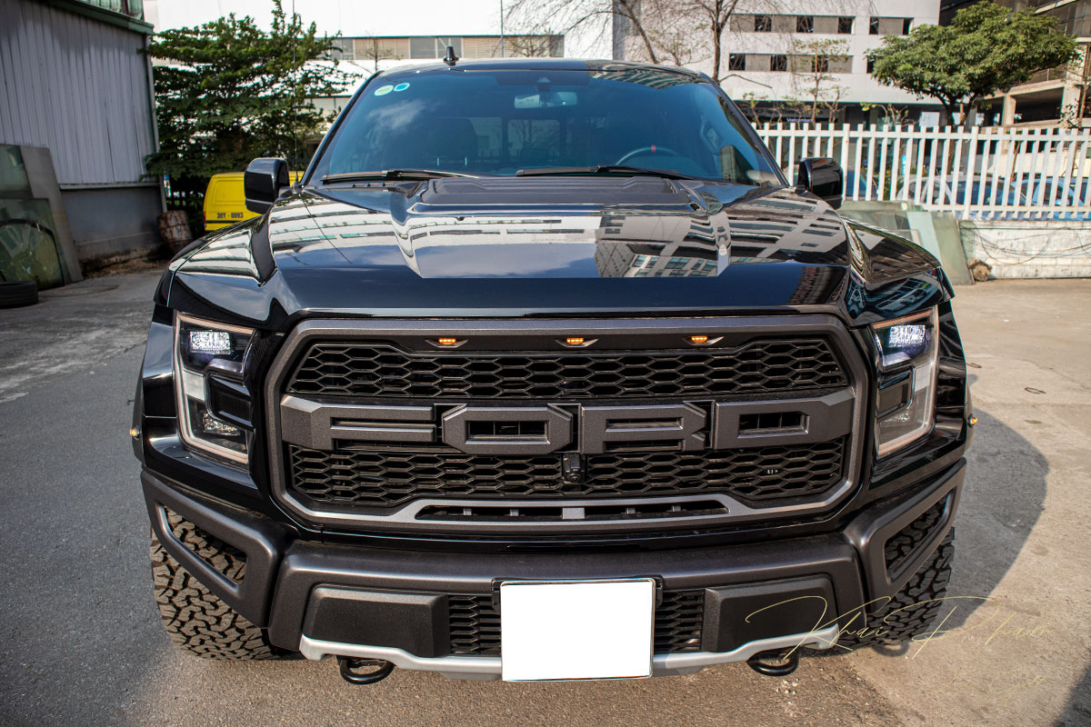 Ảnh chi tiết xe Ford F-150 Raptor Black Edition 2020 tại Việt Nam