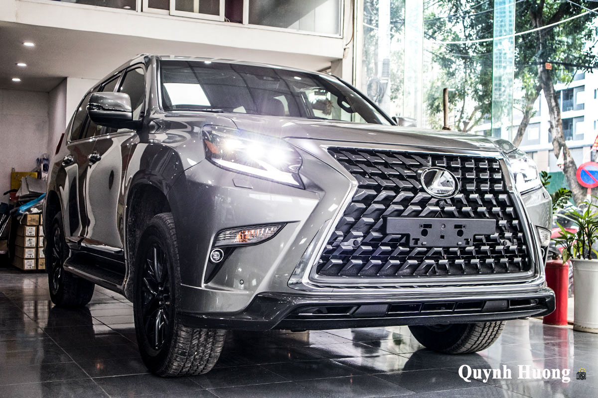 Lexus GX 460 2020 nhập Trung Đông tại Việt Nam, giá cao hơn hàng chính ...