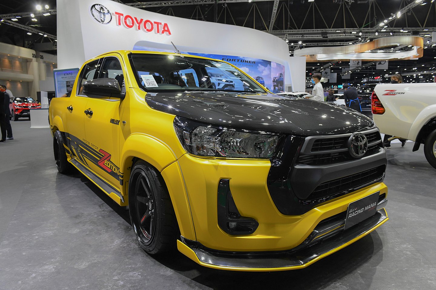 Toyota Hilux Revo Racing Mania độ trình làng triển lãm Bangkok 2020