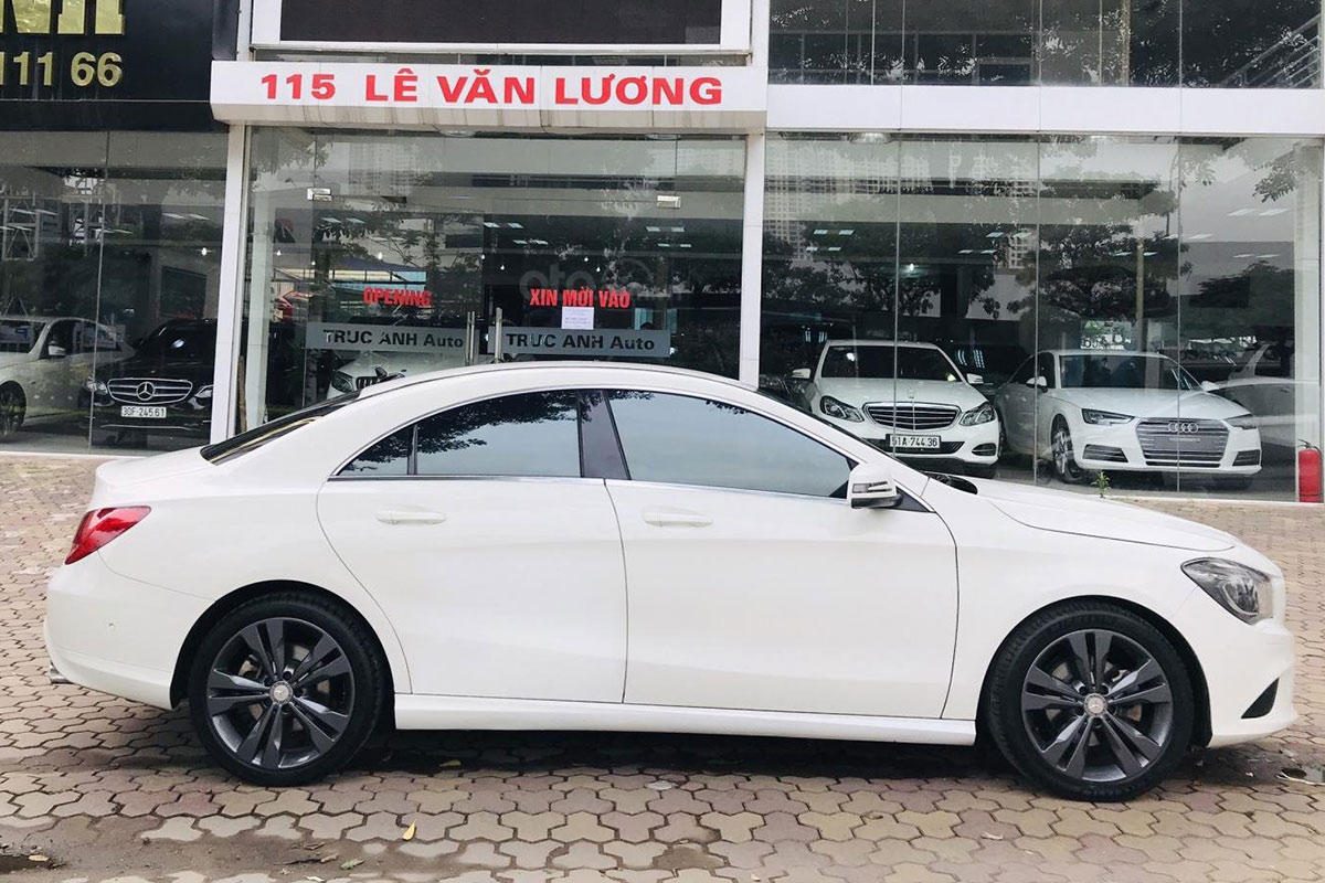 Đi 3 năm, Mercedes-Benz CLA 200 chỉ còn 900 triệu Oto.com.vn