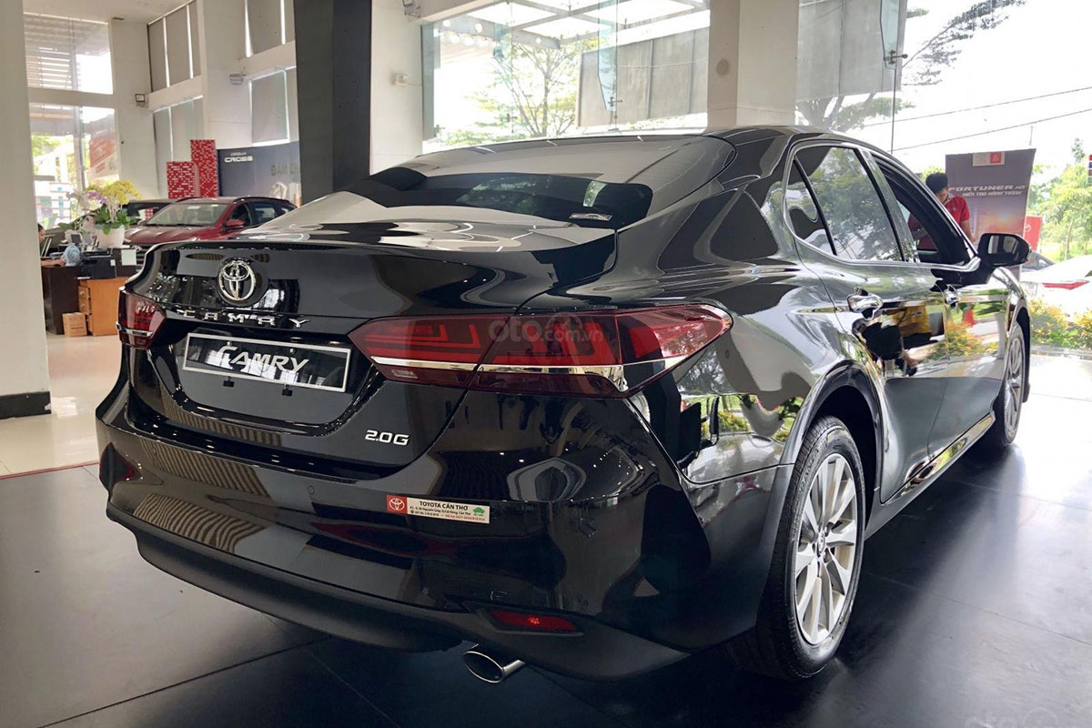 Toyota Camry độ phong cách Lexus cực ngầu, giá không đổi
