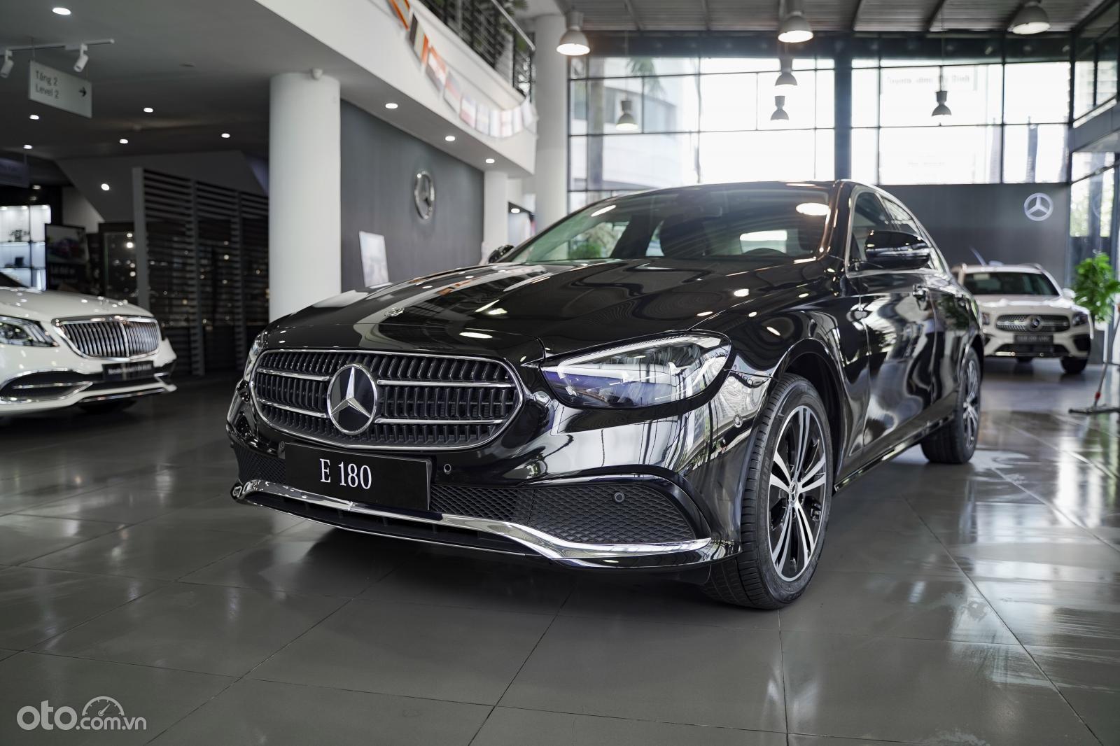 Mua bán Mercedes-Benz E180 1.5 I4 2022 giá 2 tỉ 050 triệu - 6815260