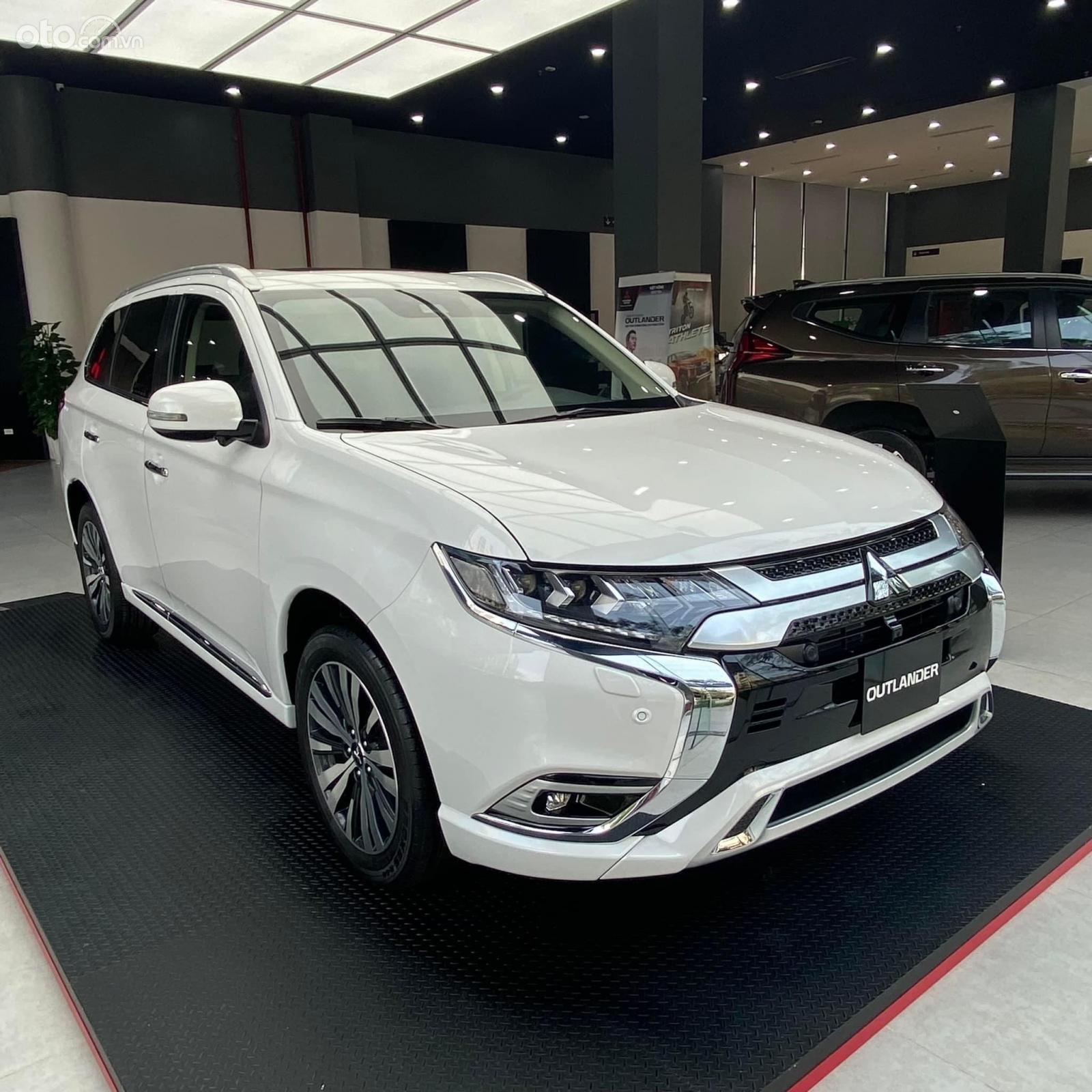 Mua bán Mitsubishi Outlander 2.0 CVT 2023 giá 733 triệu - 22674572