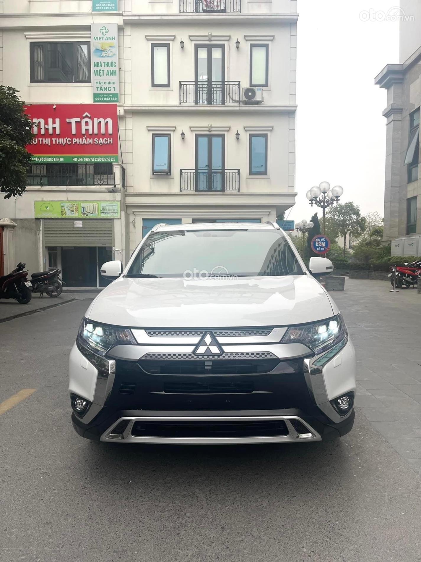Mua bán Mitsubishi Outlander 2.0 CVT Premium 2020 giá 755 triệu - 22790543