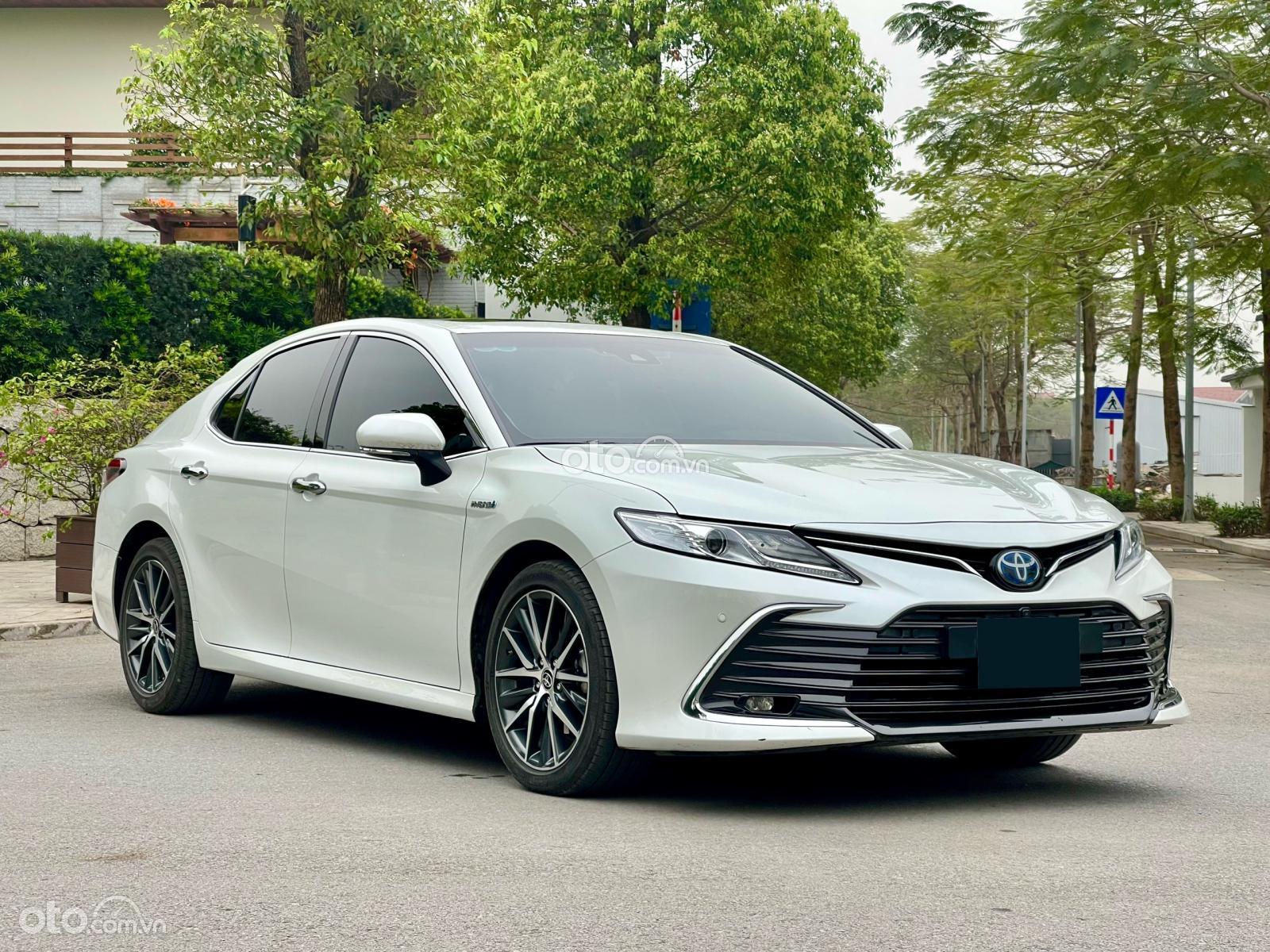 Mua bán Toyota Camry 2.5HV 2022 giá 1 tỉ 390 triệu - 22809246