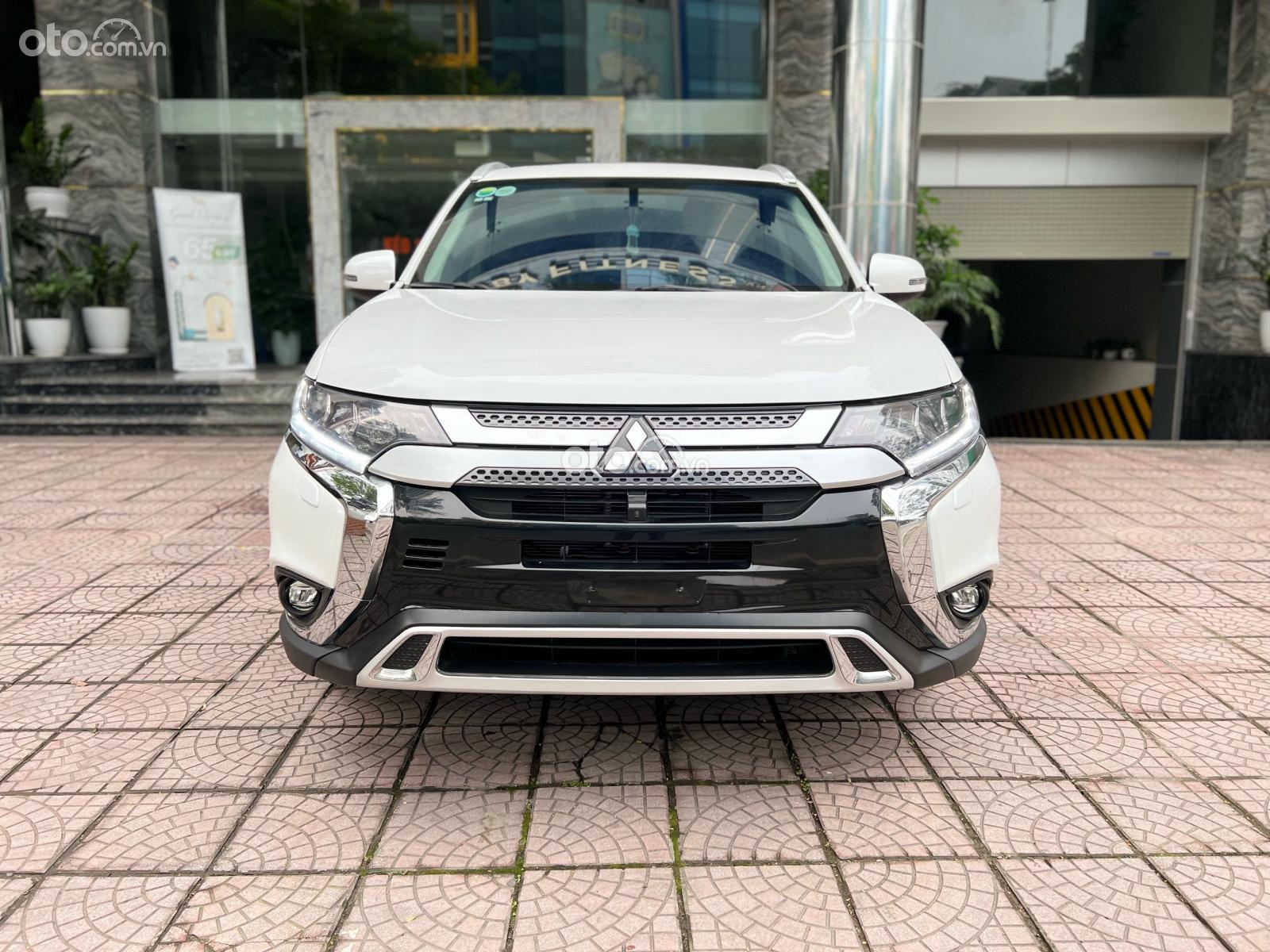Mua bán Mitsubishi Outlander 2.0 CVT Premium 2020 giá 738 triệu - 22804079