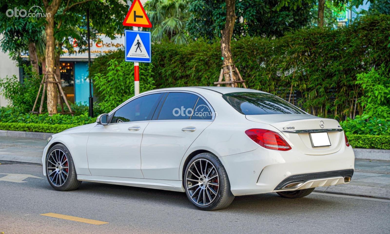 Mua bán Mercedes-Benz C300 AMG 2017 giá 999 triệu - 22813722