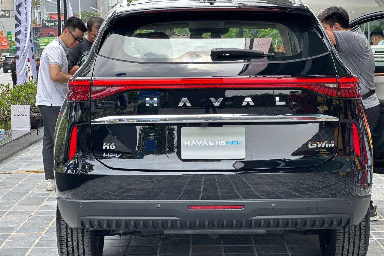 Haval H6 HEV giá 1,096 tỷ đồng ra mắt - Option miên man, đối thủ đáng ...