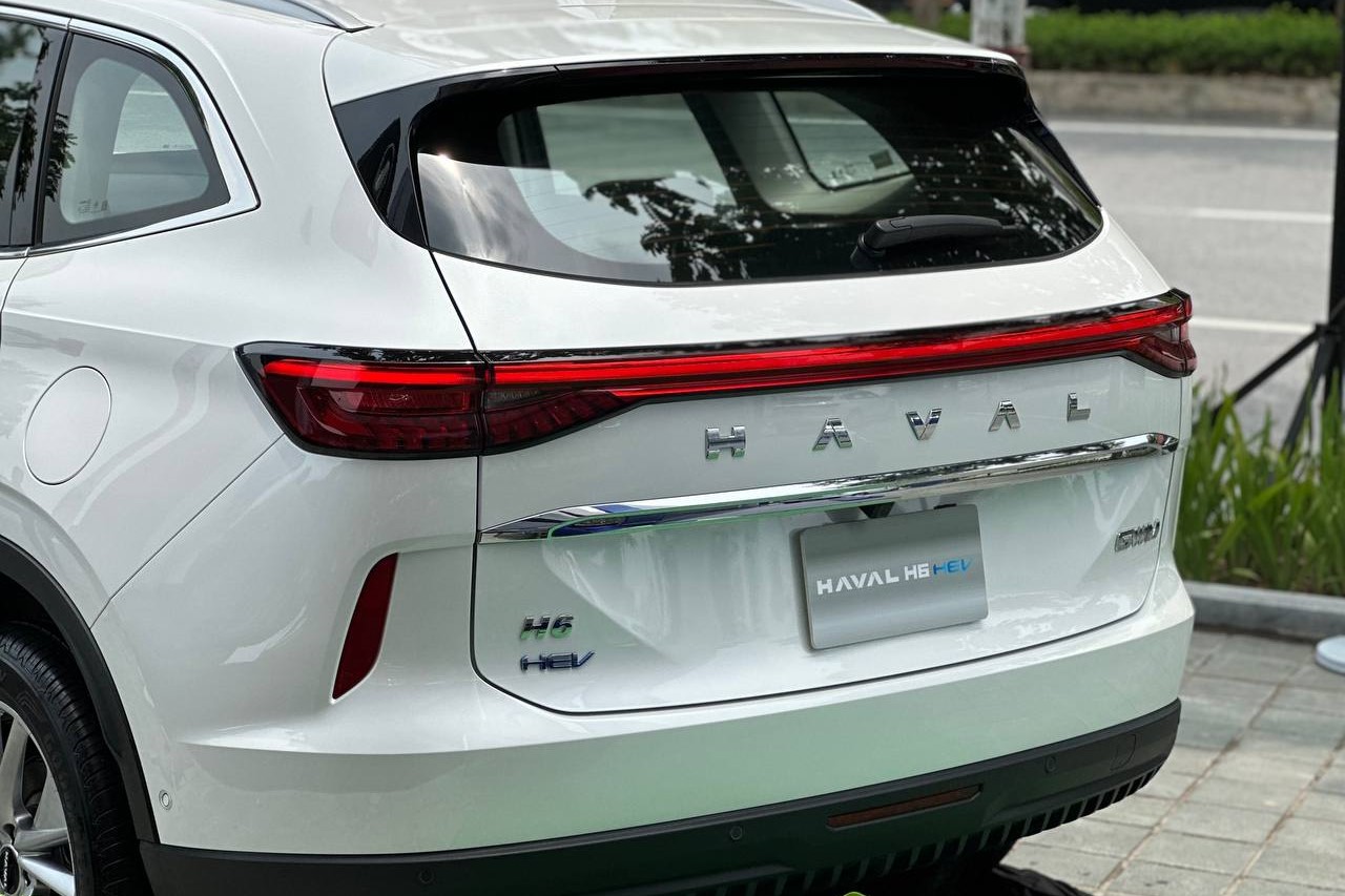Haval H6 HEV giá 1,096 tỷ đồng ra mắt - Option miên man, đối thủ đáng ...