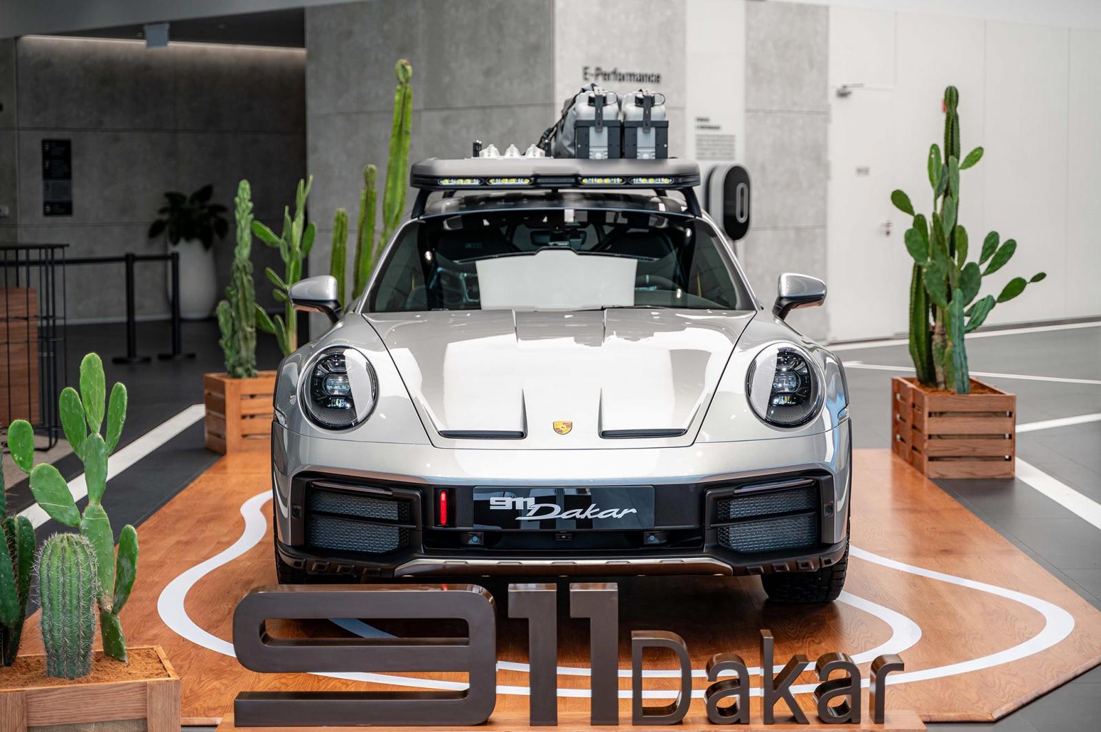 Porsche 911 Dakar, xe đua cho nhà giàu - ít đất dụng võ ở Việt Nam