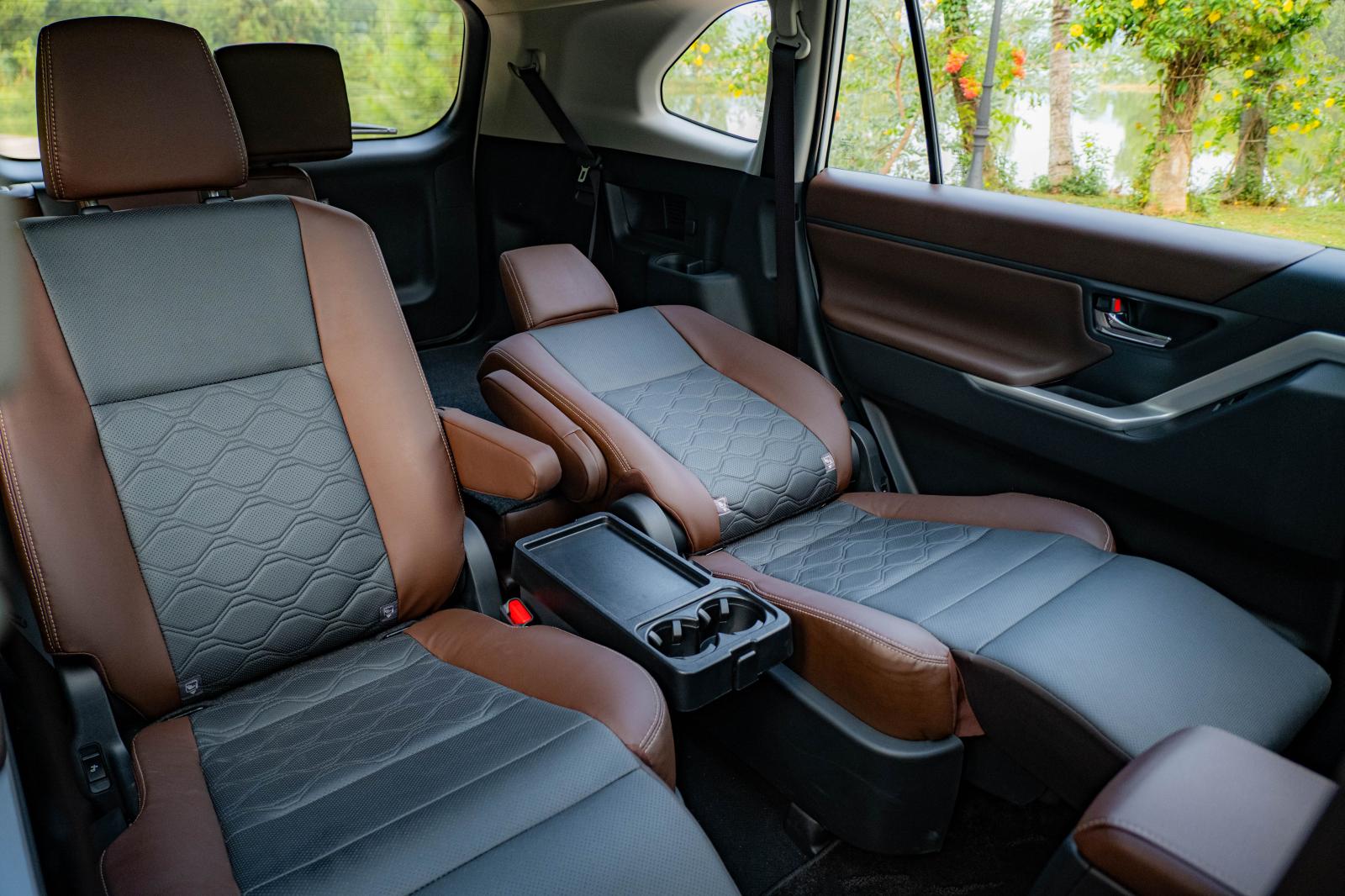 Toyota Innova Cross thế hệ mới trình làng, ăn điểm ở ngoại hình và ...