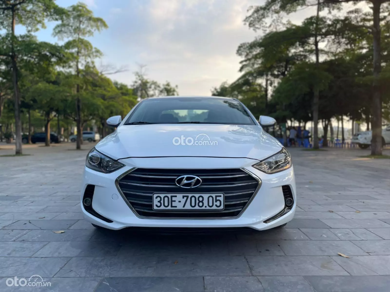 Mua bán Hyundai Elantra GLS 1.6 AT 2016 giá 380 triệu - 22936175