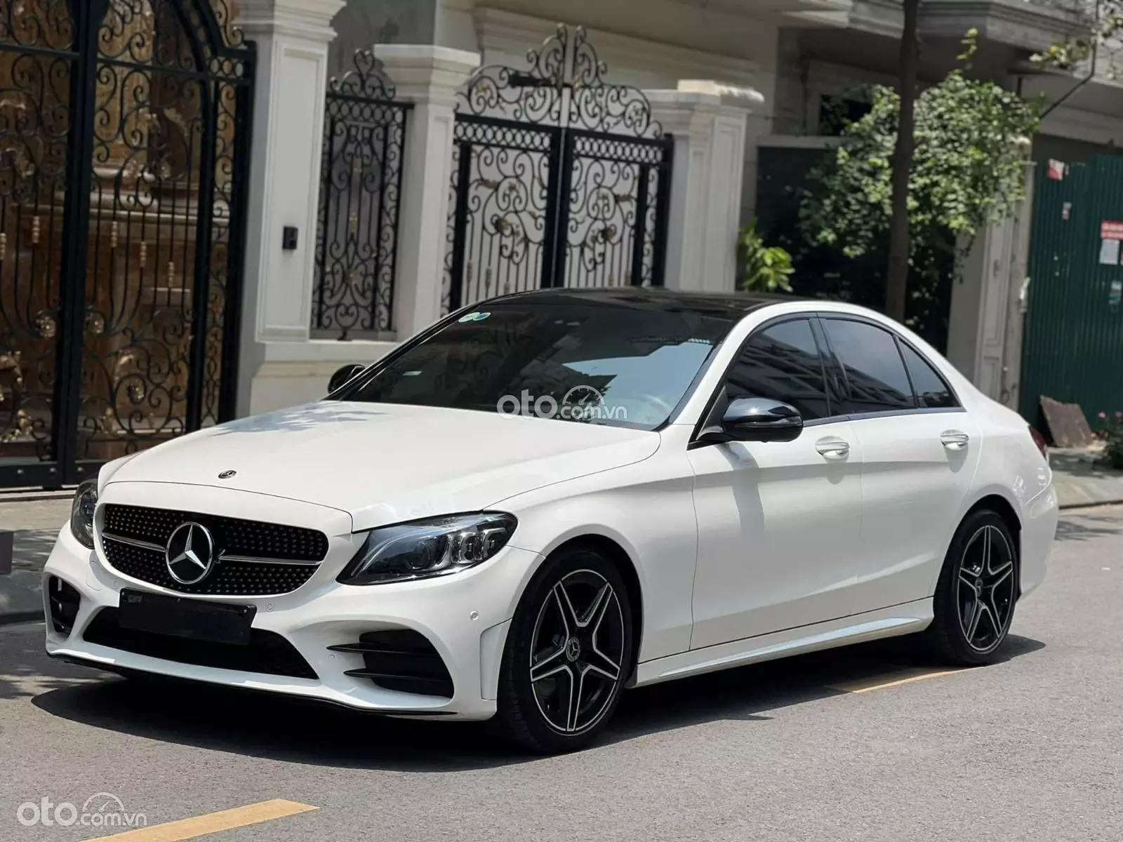 Mua bán Mercedes-Benz C300 AMG First Edition 2021 giá 1 tỉ 380 triệu ...