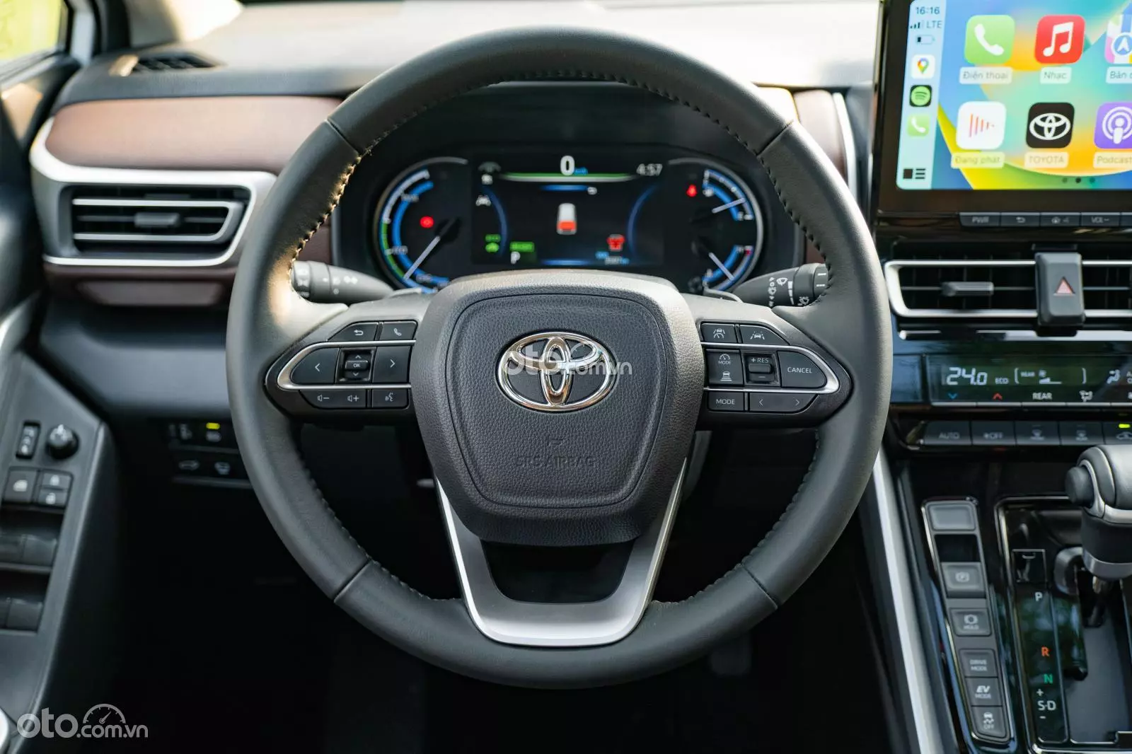 Giá xe Toyota Innova Cross 2024 mới nhất và Khuyến mại (2/2024)