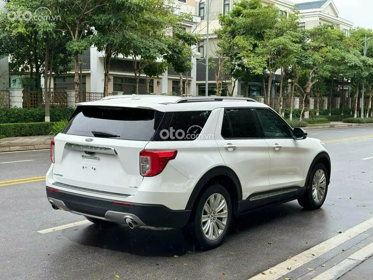Mua bán Ford Explorer 2022 giá 1 tỉ 800 triệu - 22973655