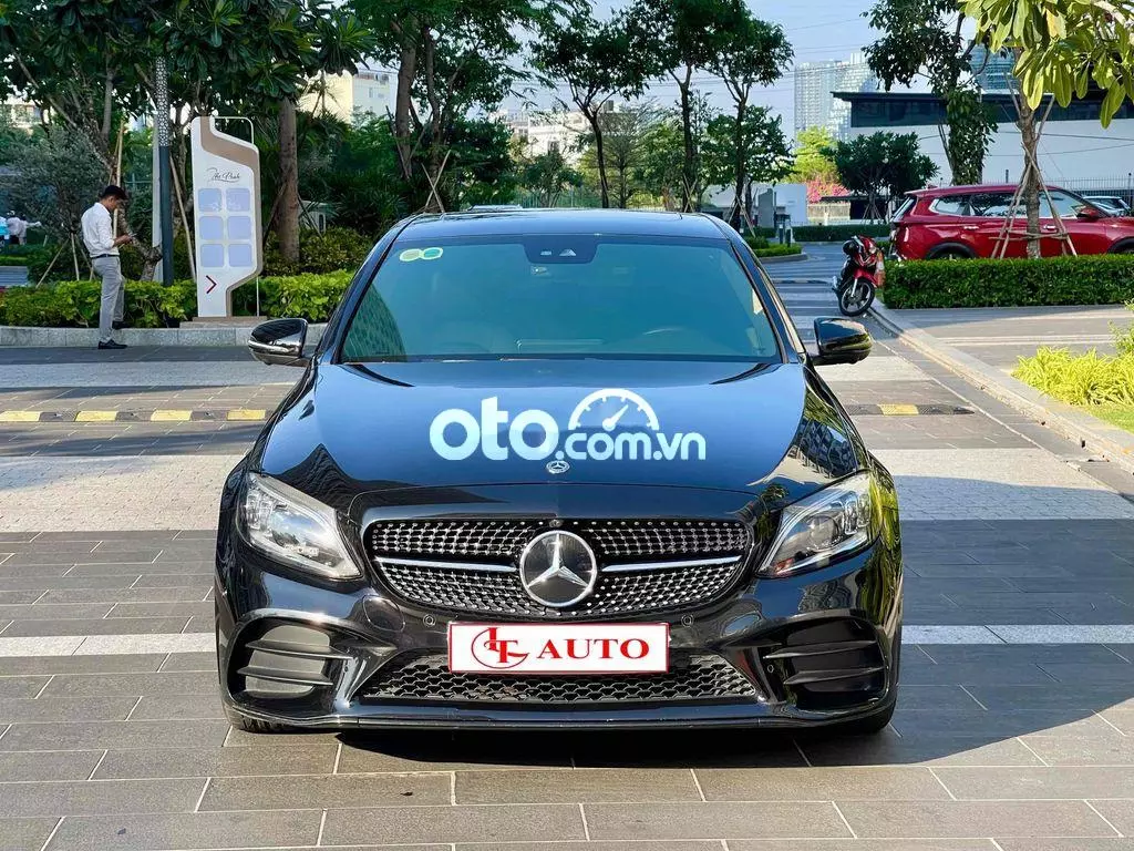 Mua bán Mercedes-Benz C300 2018 giá 1 tỉ 219 triệu - 23002149