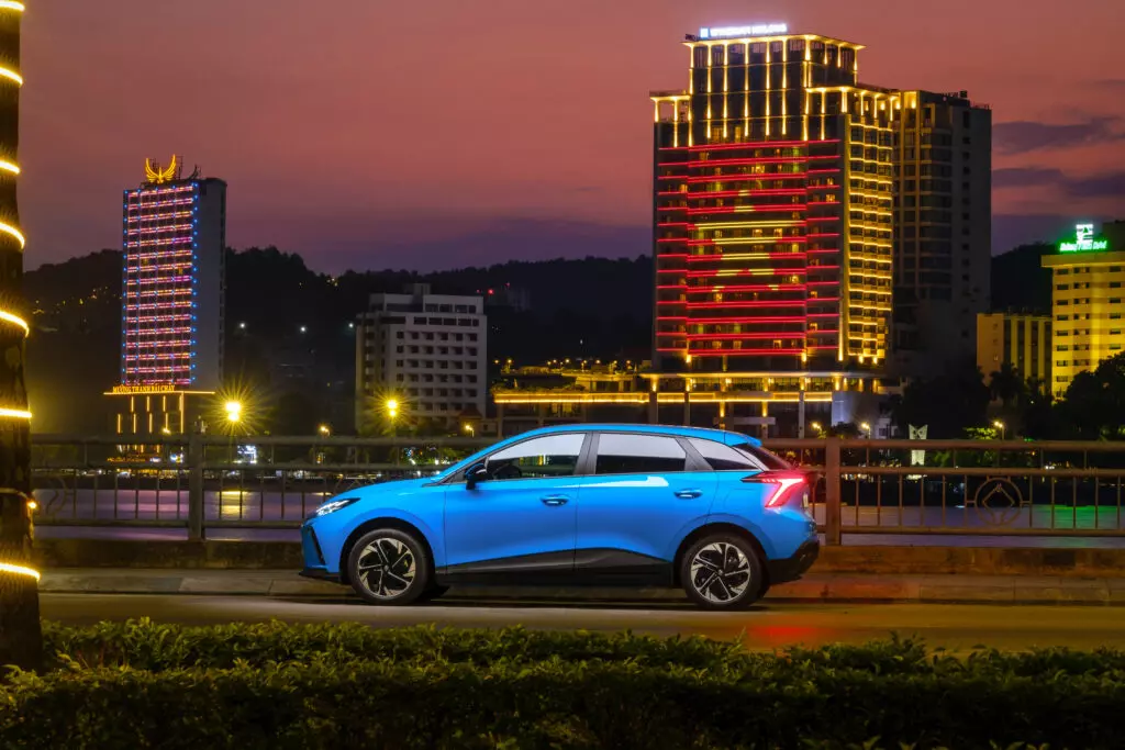 Thông số kỹ thuật xe MG4 EV: Liệu có đủ sức cạnh tranh VinFast VF 6 khi chốt giá từ 828 triệu đồng?