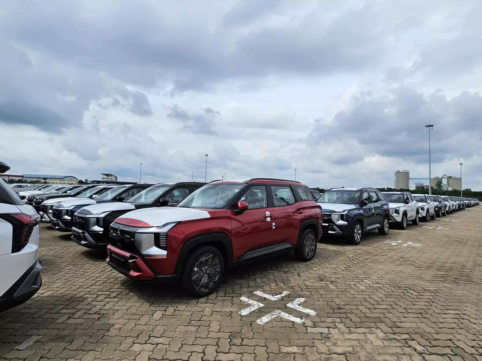 Mitsubishi Việt Nam lập kỷ lục doanh số lịch sử, thống trị thị trường ...