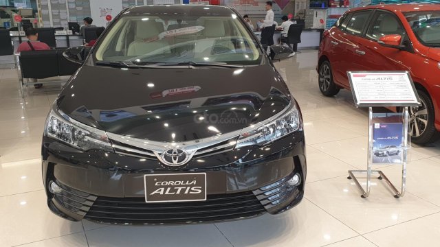Đánh giá xe Toyota Corolla Altis 2019
