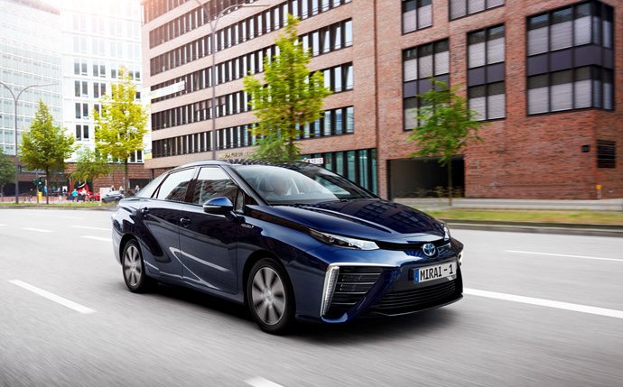 Mirai FCV - chiếc xe chạy hydro của Toyota sắp lăn bánh tại Trung Quốc