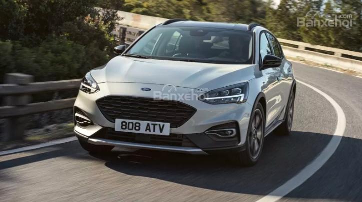 Ford Focus 2019 sắp ra mắt với công nghệ hiển thị HUD và hệ thống treo mới
