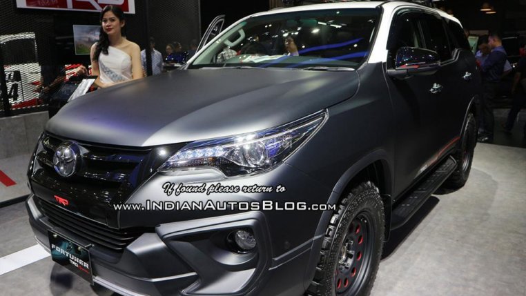 Toyota Fortuner TRD Matte Dual-Tone khoe sắc GIIAS 2018