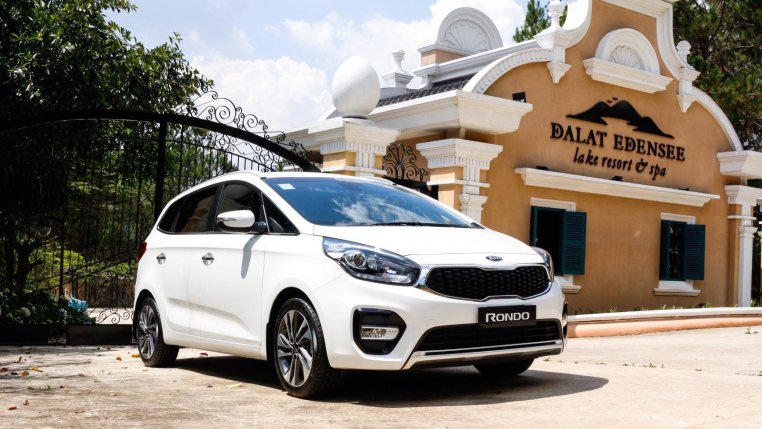 Giá lăn bánh xe Kia Rondo 2019, bổ sung phiên bản mới