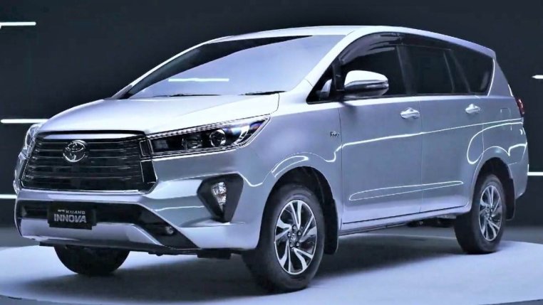 Toyota Innova 2021 lột xác trên đất Ấn, chào giá hơn nửa tỷ đồng