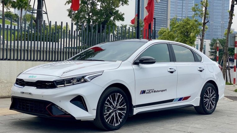 giá xe KIA K3 GT 2022 lướt